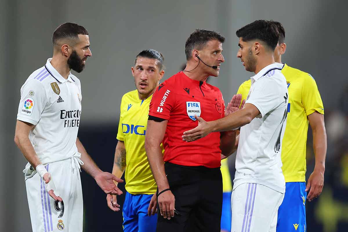 Gil Manzano en el Cádiz, 0 - Real Madrid, 2 - La Galerna