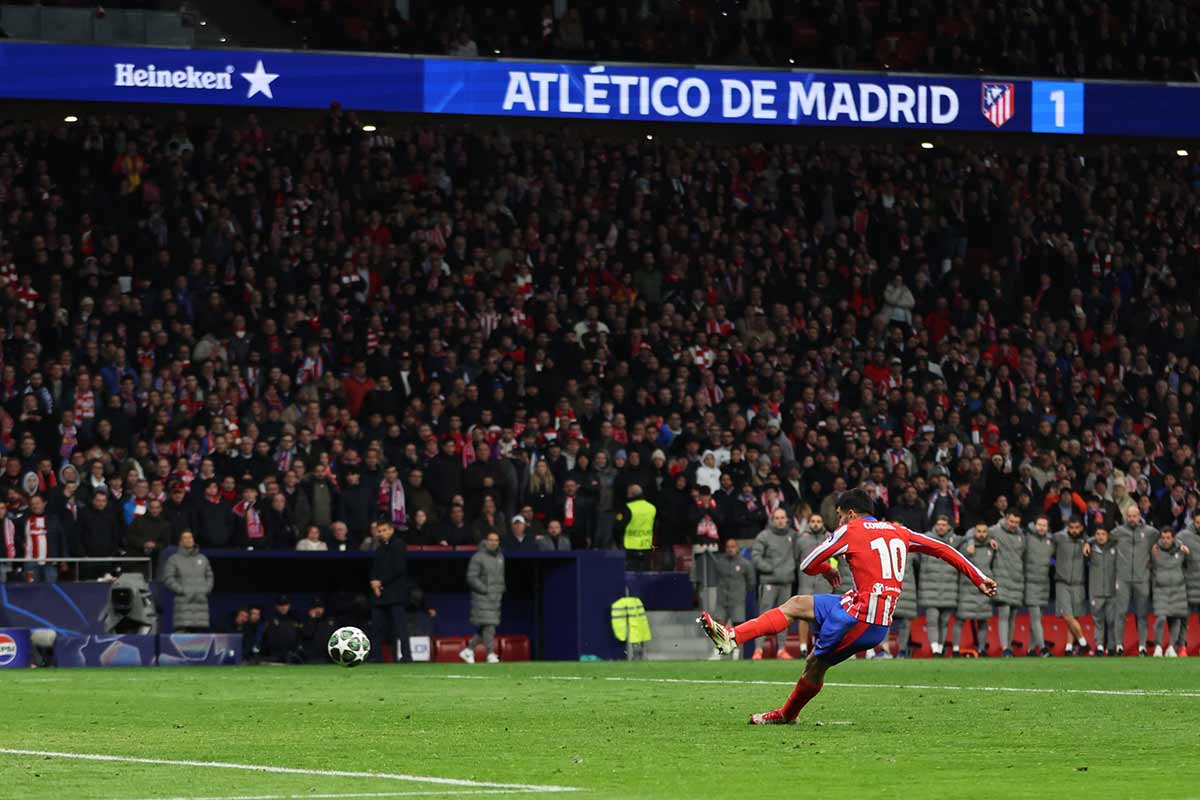 De la IFAB y los dos toques de Julián Álvarez - La Galerna